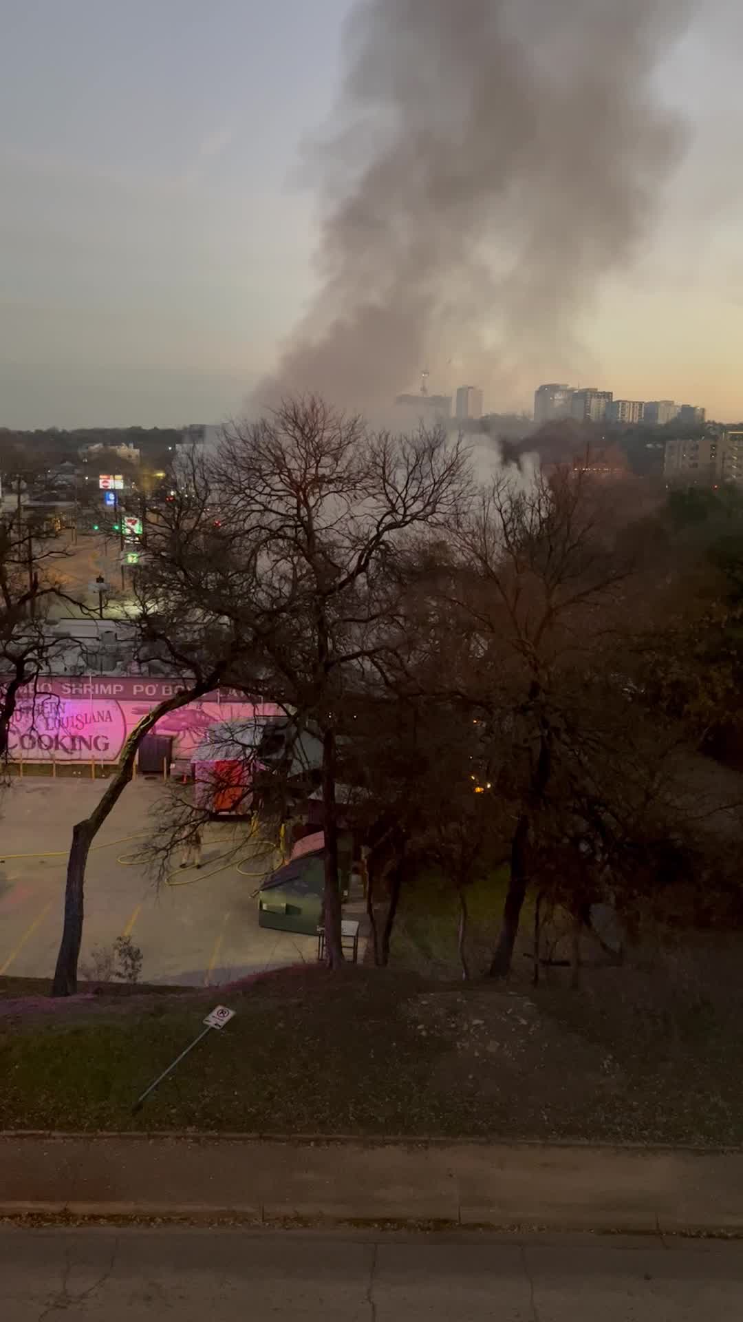 AFD extinguishes Shoal Creek Saloon deck fire – KXAN Austin