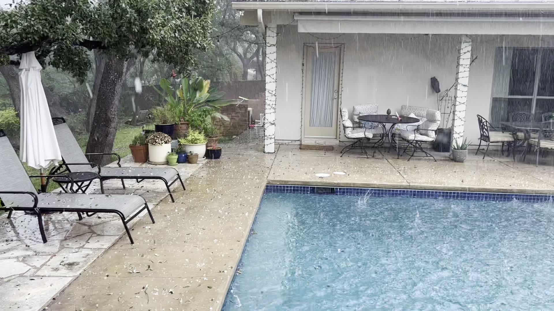 Hail in Lakeway falls into pool on 11/11/22 – KXAN Austin