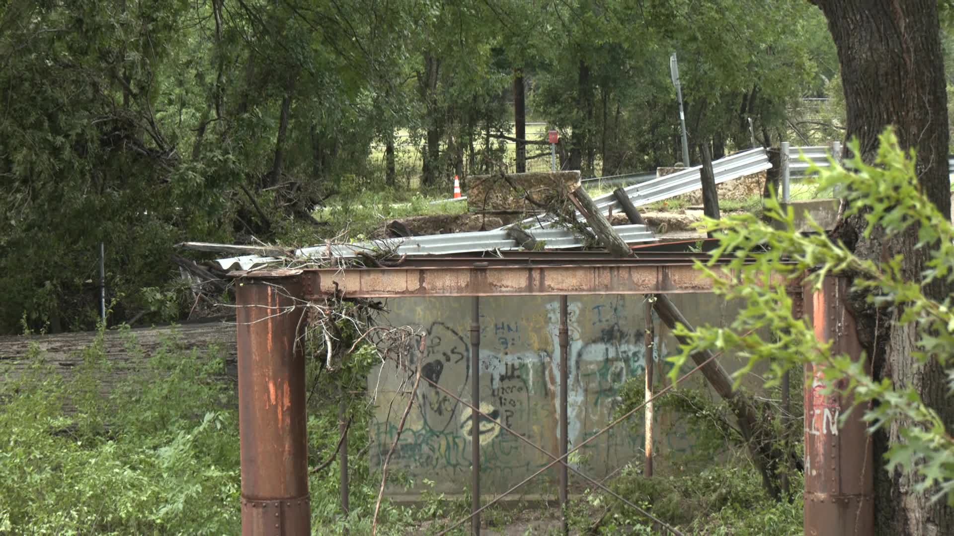 Floodwater destroys Joppa Iron Truss Bridge – KXAN Austin