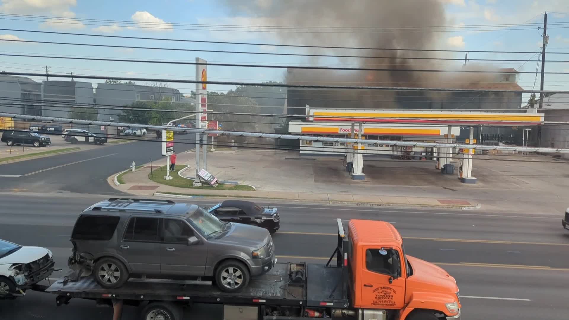 Austin Fire responds to apartment fire in north Austin Friday – KXAN Austin