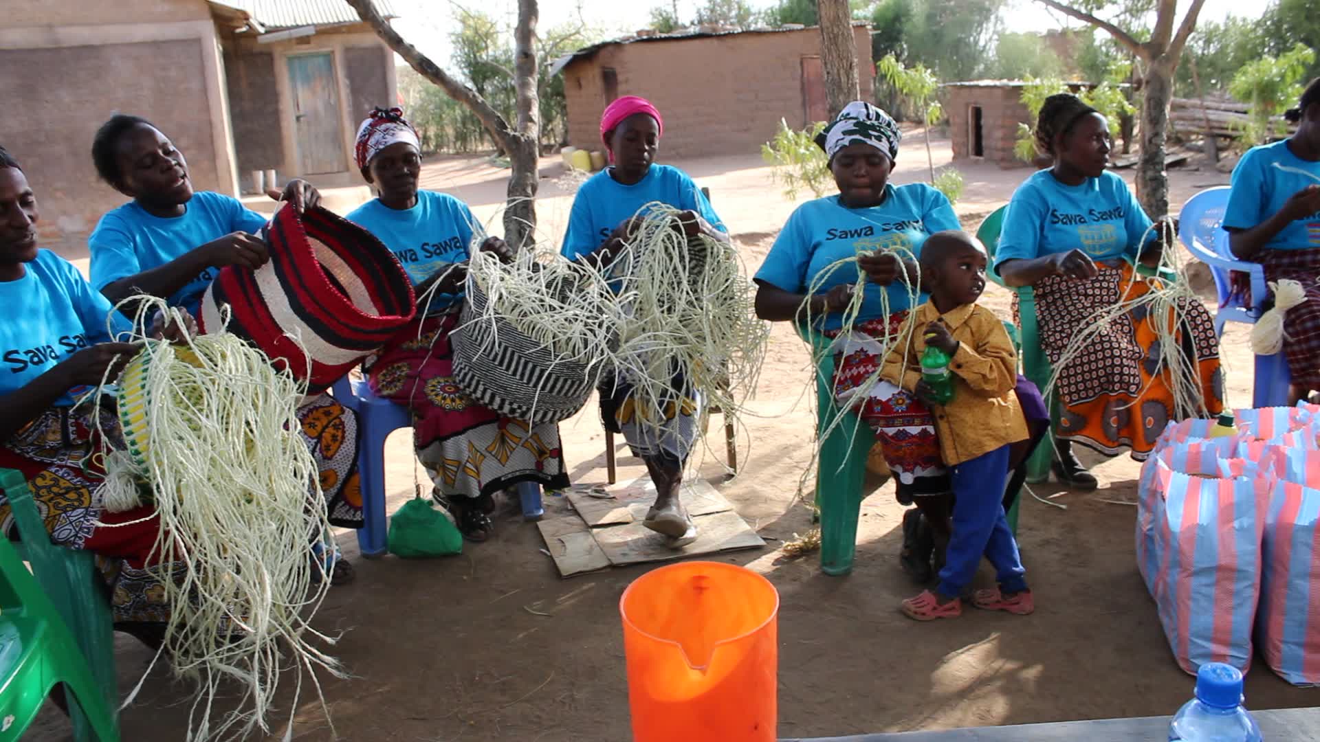 Women singing in Kenya – KXAN Austin
