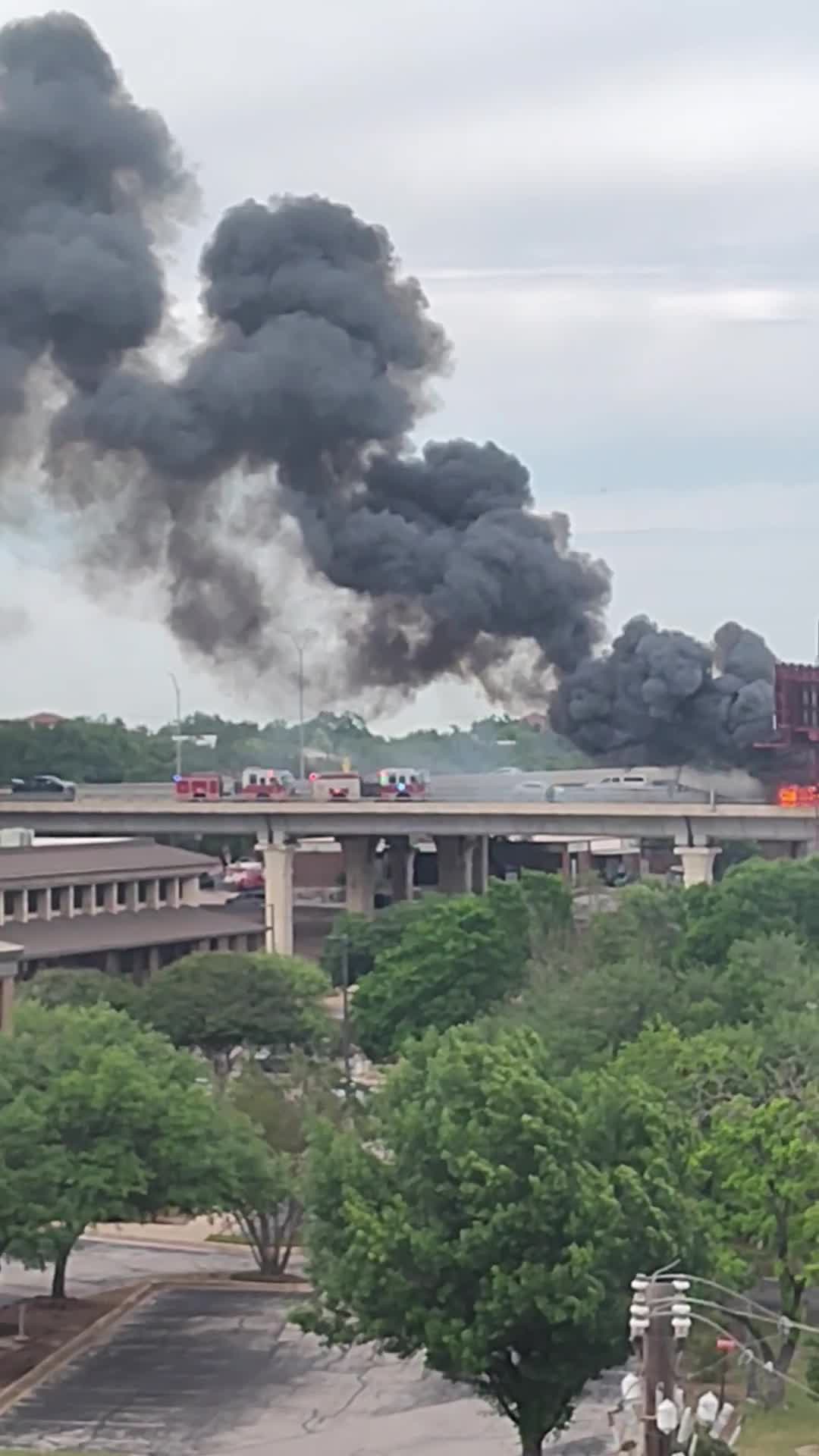 Semi tractor-trailer on fire in central Austin – KXAN Austin