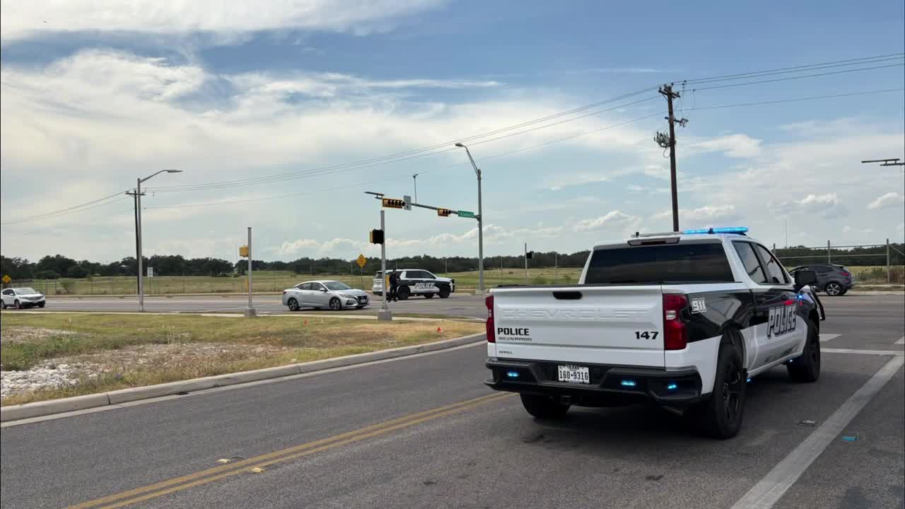 Leander ISD school bus rolls over | First responders on scene – KXAN Austin