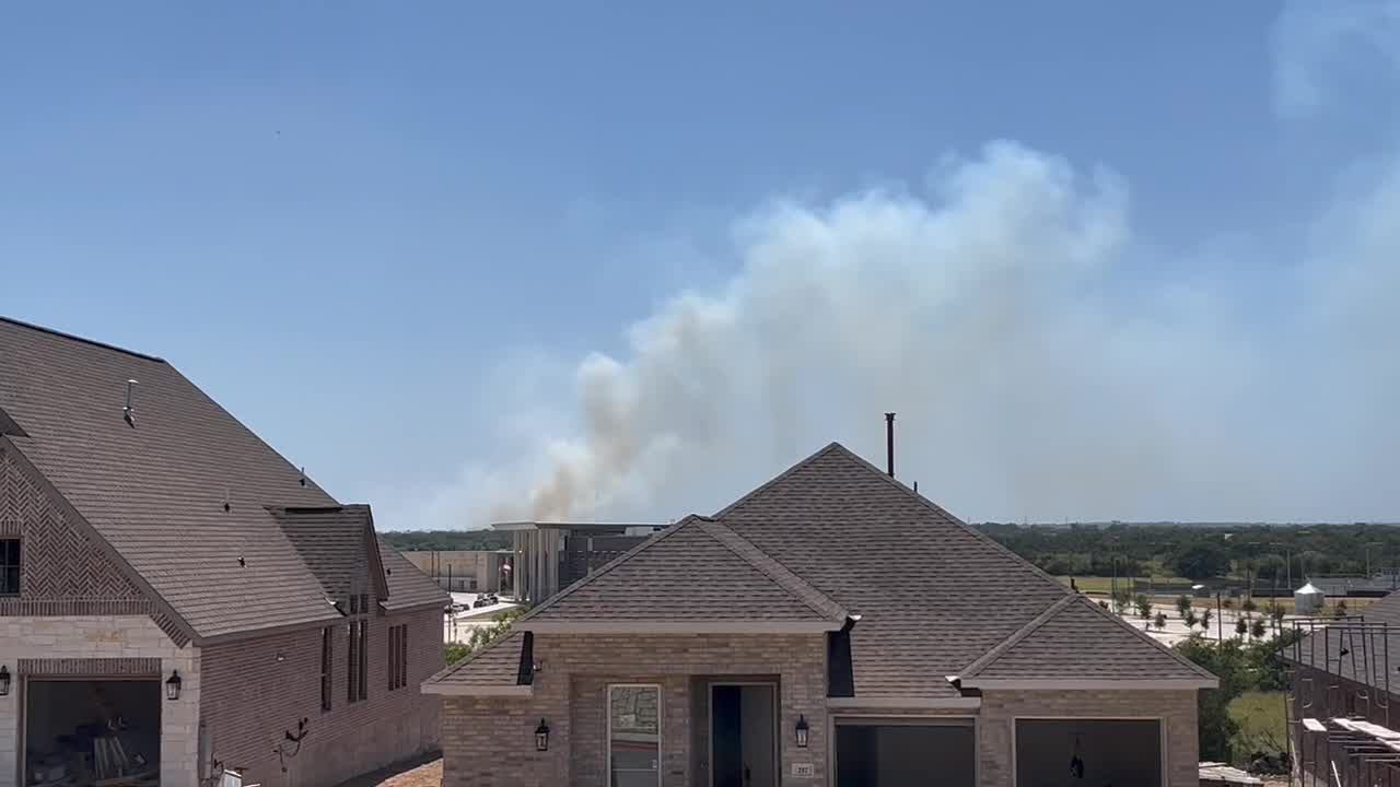 Smoke from wildfire near Ruby Ranch subdivision in Buda – KXAN Austin