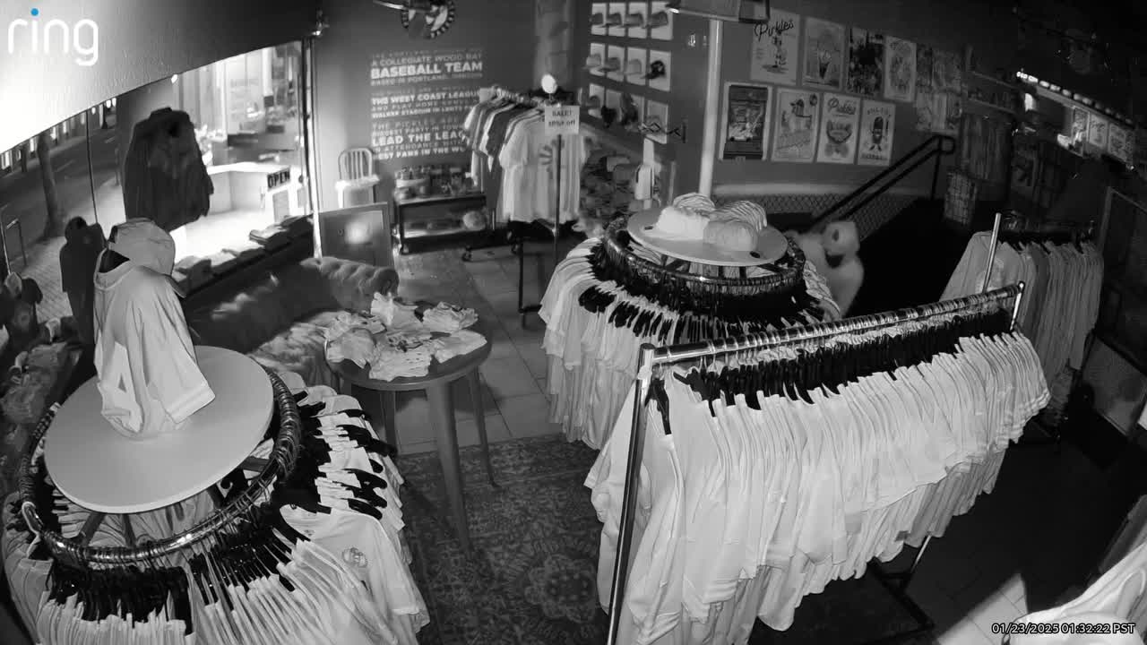 Pickles team store burglarized in downtown Portland – KOIN.com