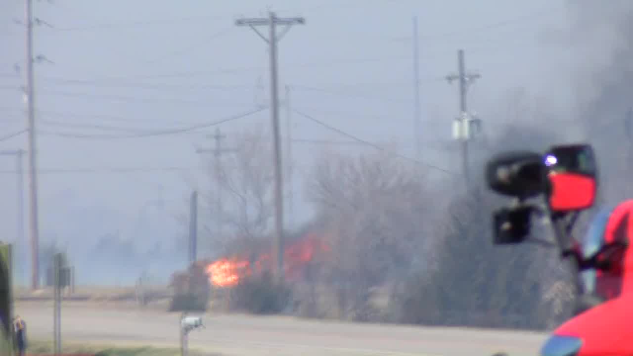 Evacuations in Butler County due to grass fire, turnpike closed – KSN-TV
