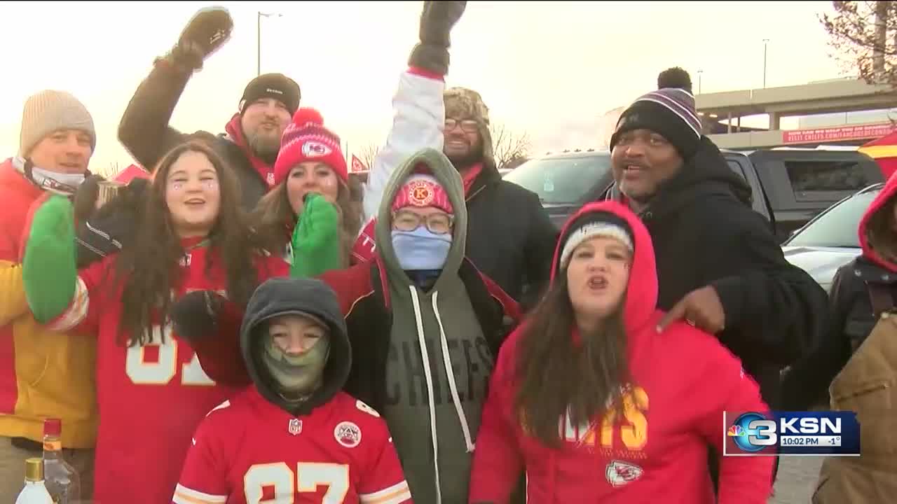 Fans brave the cold to attend the Chiefs Wild Card game – KSN-TV