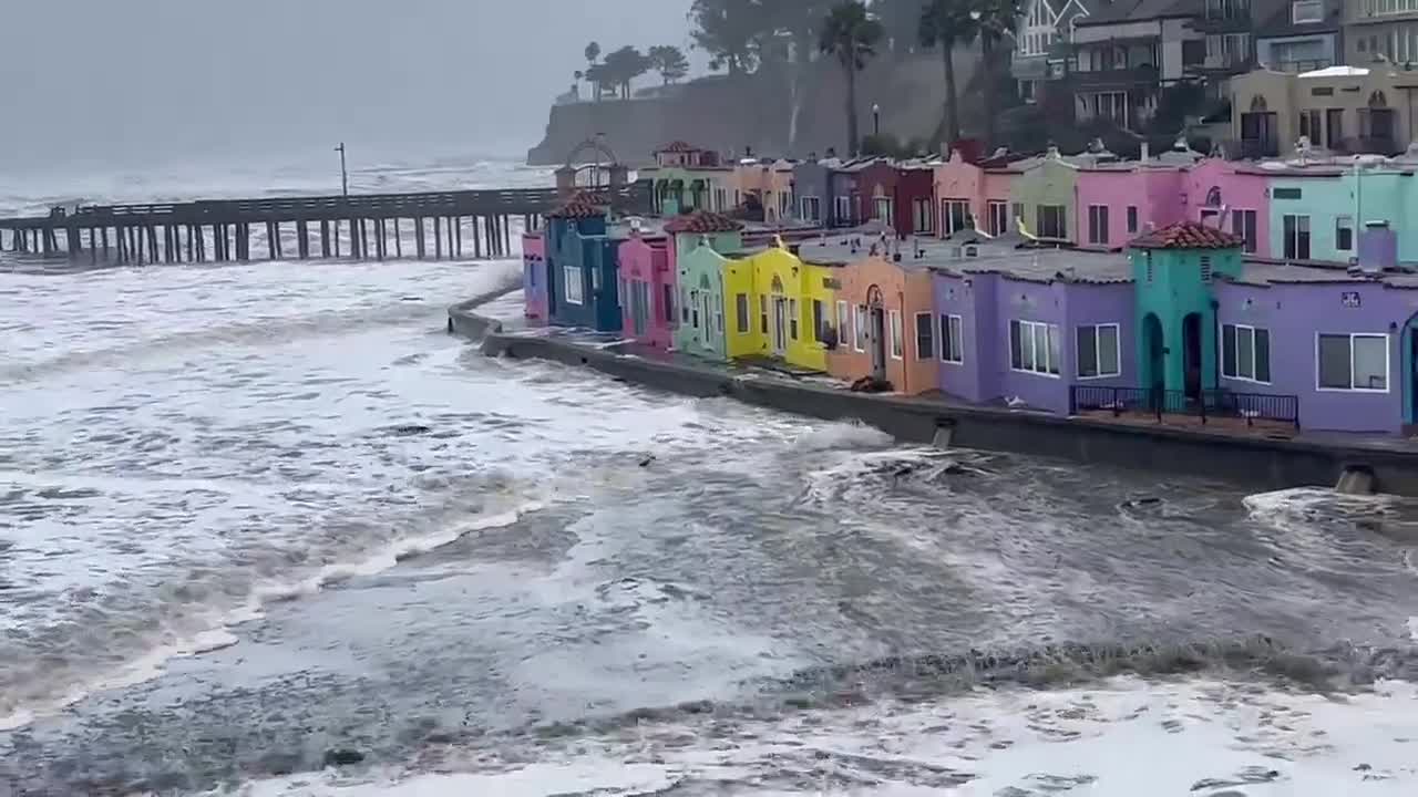 Capitola Wharf split in half – WKRN News 2