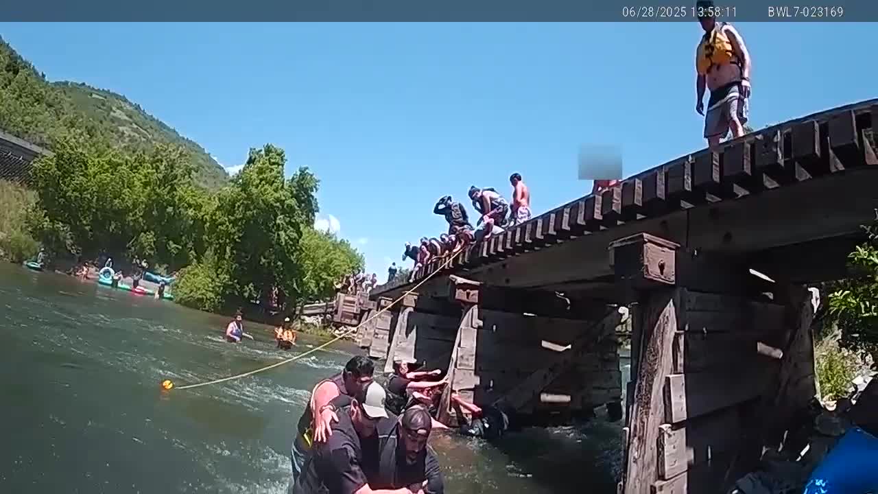 DNR ranger rescues paddleboarder trapped under bridge – WKRG News 5