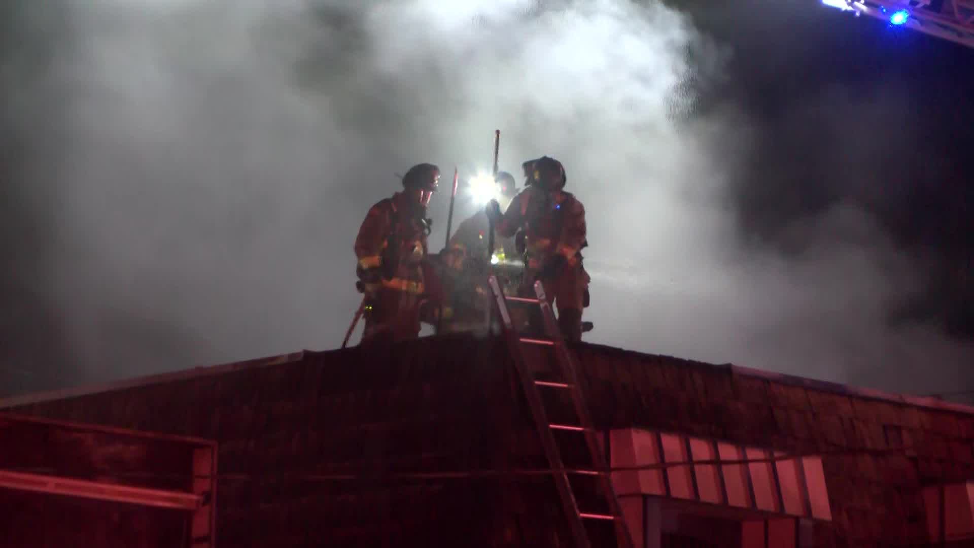 Fire damages Fresno strip mall; investigation underway – CBS47 and KSEE24 | News from ...