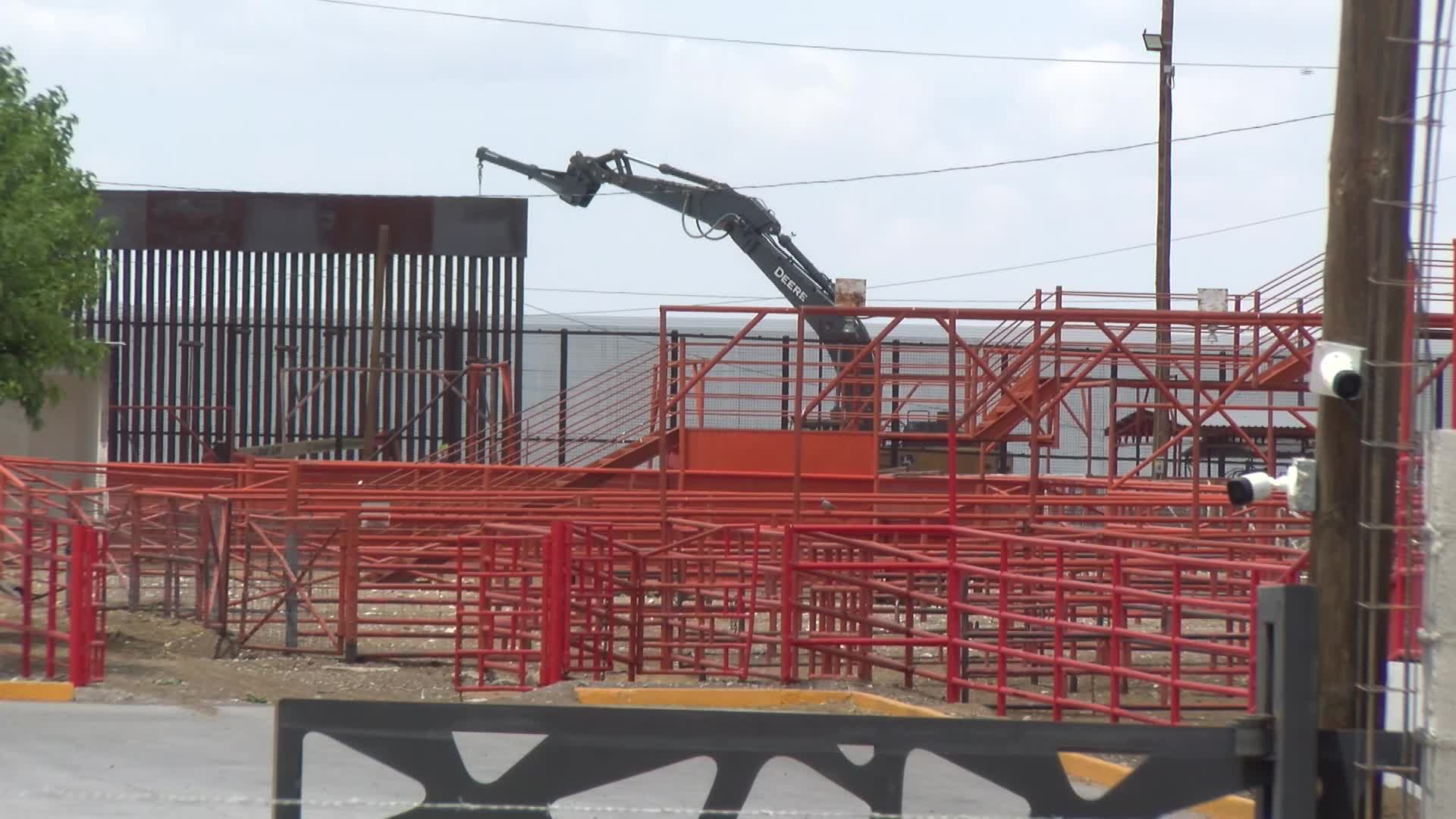 New border wall construction kicks off in Santa Teresa – BorderReport