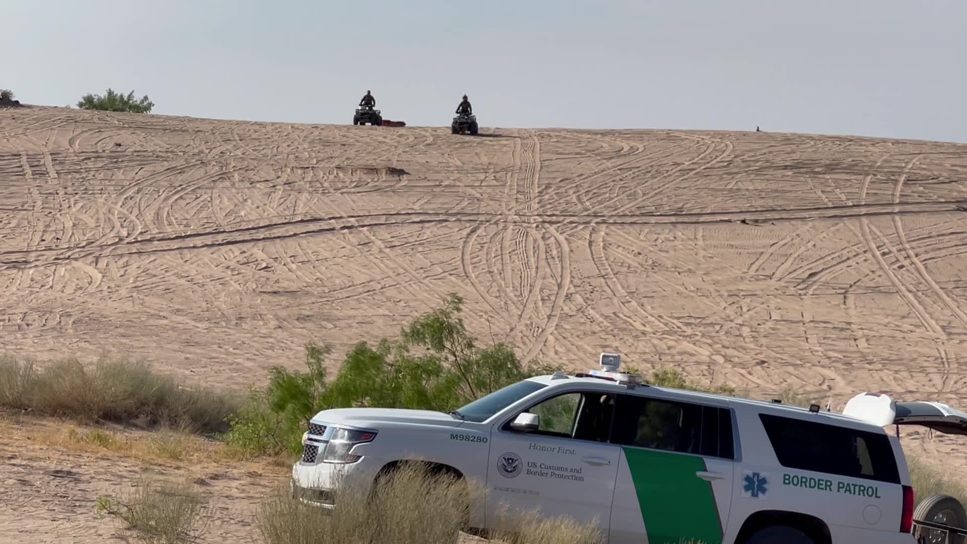 Border Patrol agents patrol desert in Sunland Park, N.M. – BorderReport