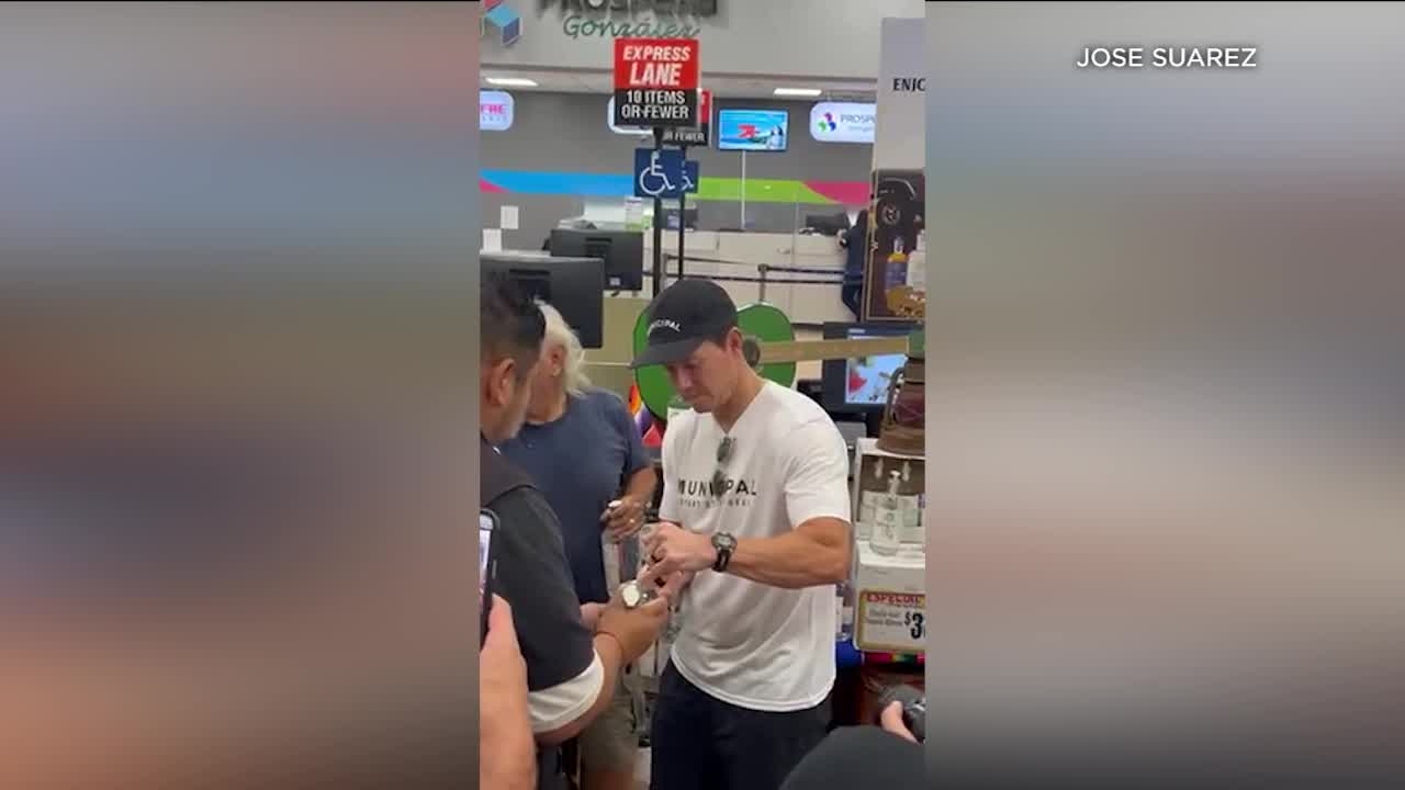 Actor Mark Wahlberg Visits San Diego – FOX 5 San Diego & KUSI News