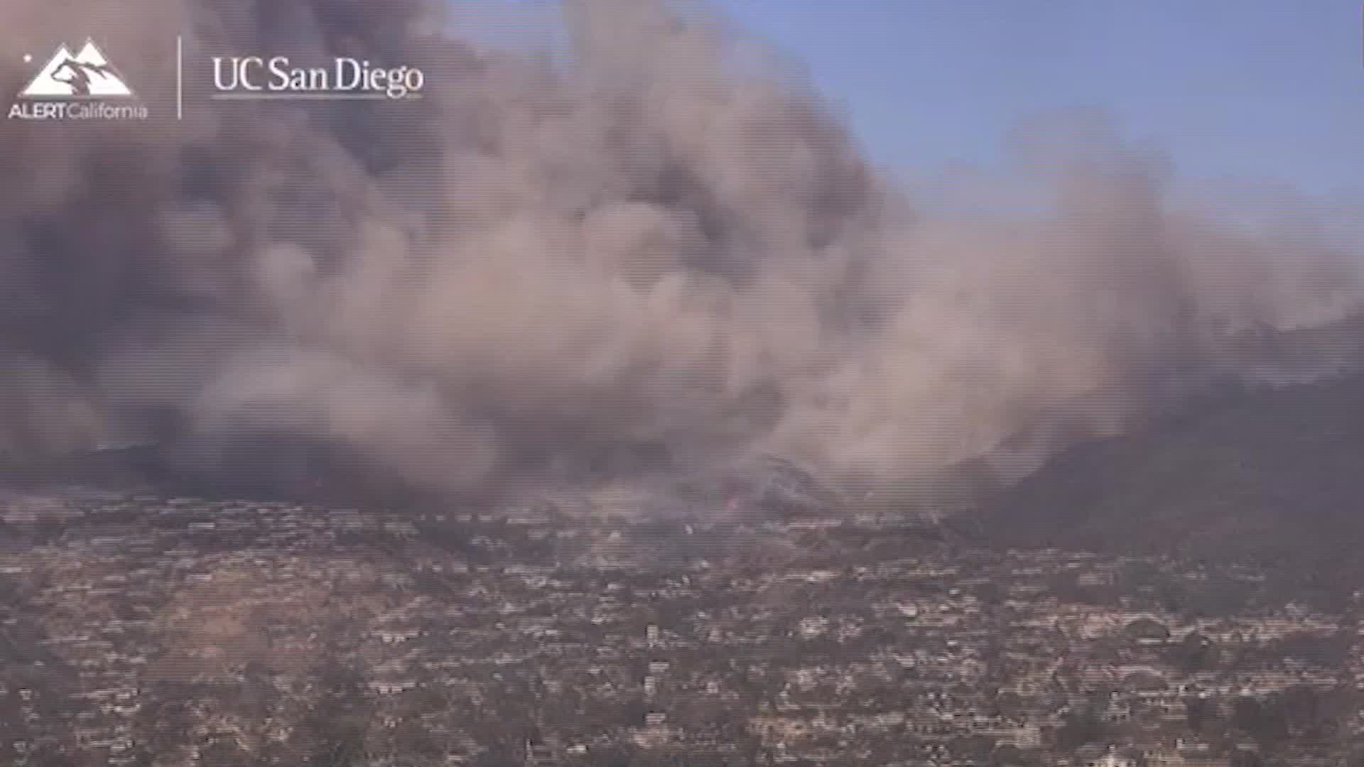 Dramatic timelapse footage shows explosion of Palisades Fire – KTLA