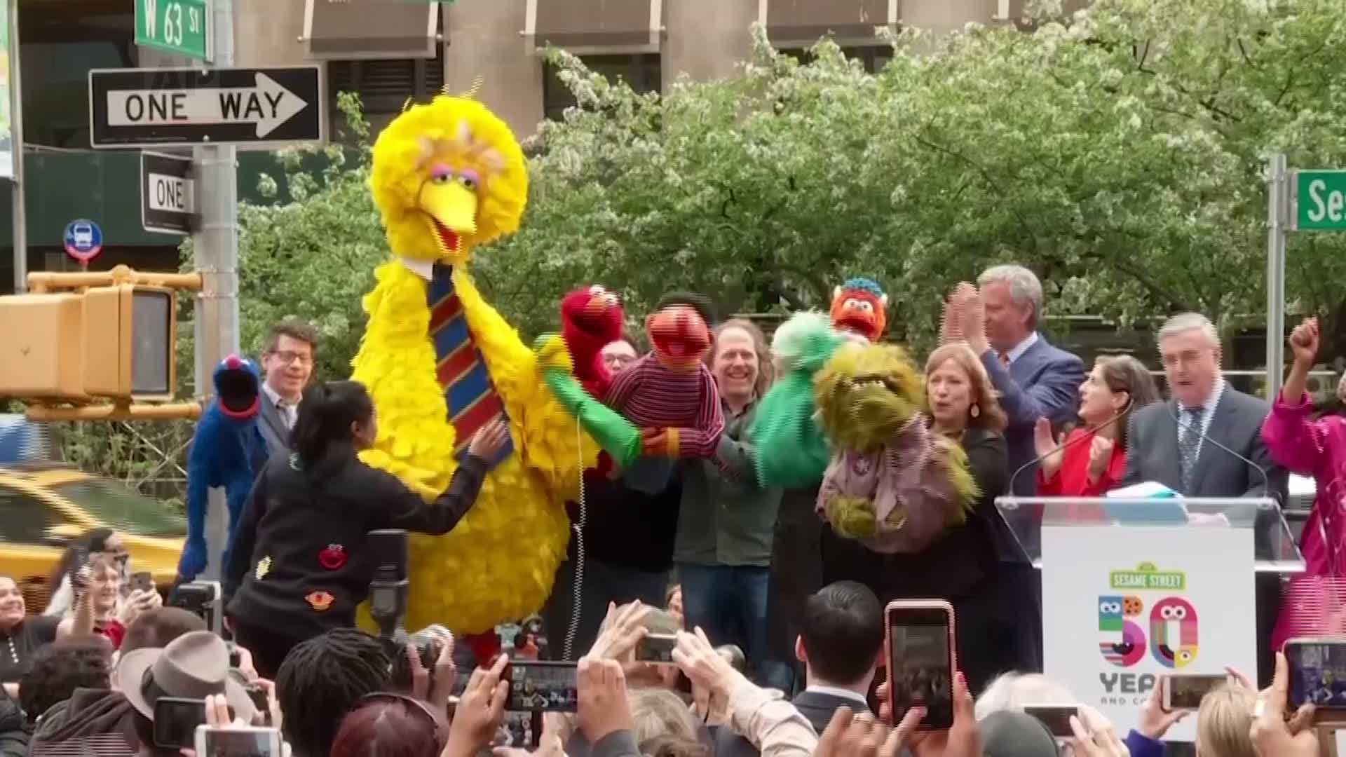 Elmo’s X account hacked – KTLA