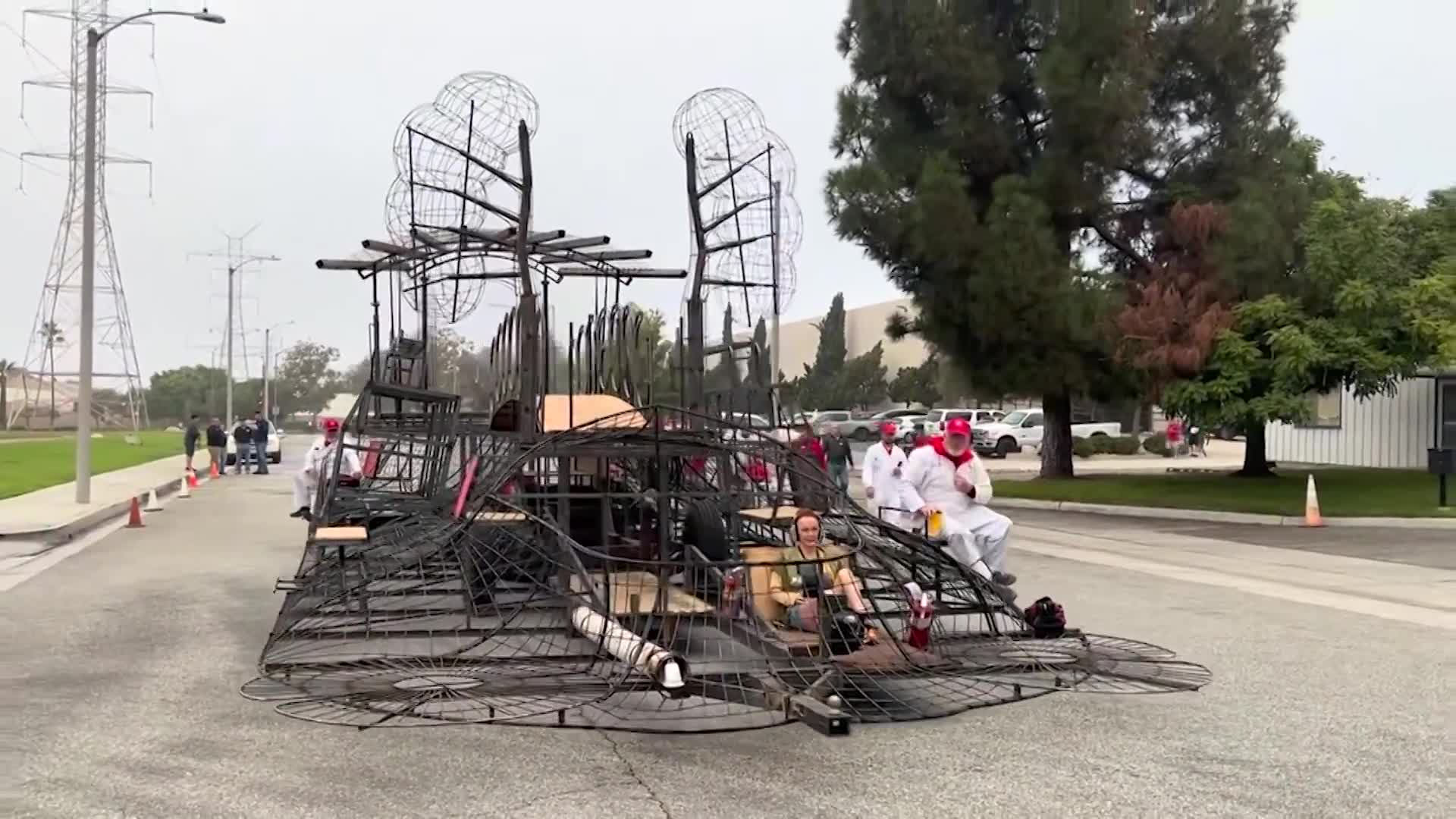 Rose Parade Float Construction: Phoenix Decorating Company – KTLA