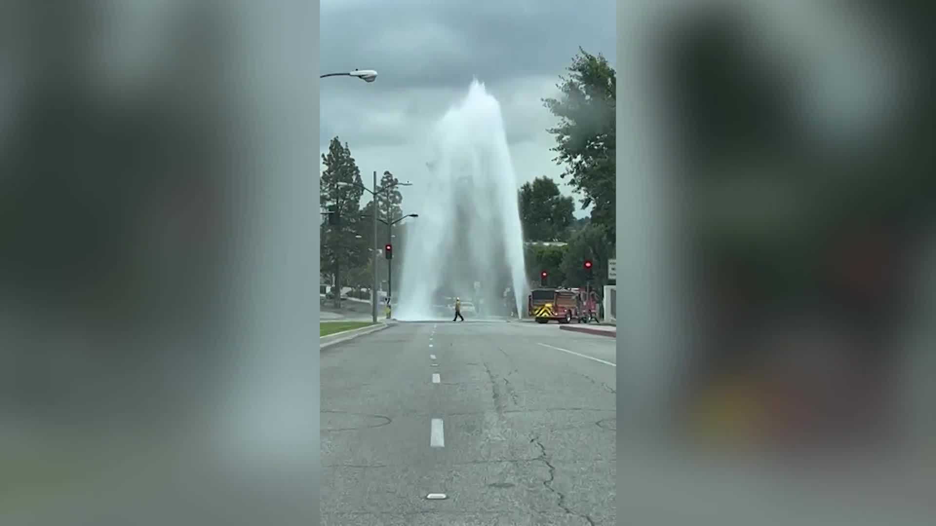 Fire hydrant sheared off in Calabasas collision – KTLA